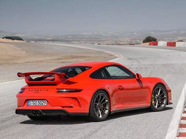 Porsche ប៉ាតង់ Active Rear Diffuser ហៅ Ferrari Equivalent 'Cumbersome' 1475_4