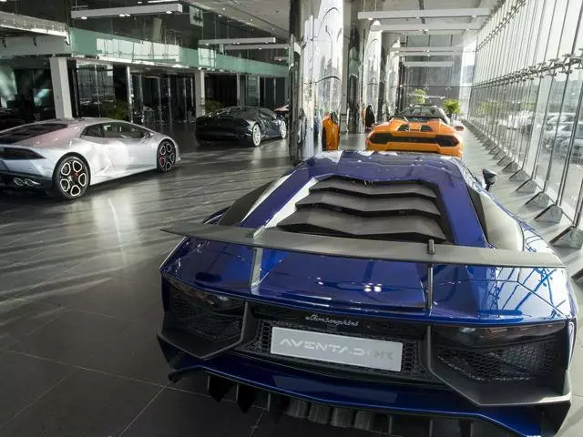 V Dubaji sa otvára najväčší showroom Lamborghini na svete 1477_1