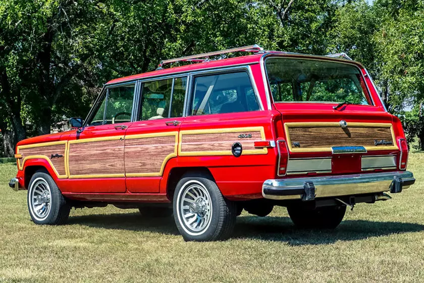 Thesari javor: Jeep Grand Wagoneer i vitit 1989 me energji nga Hellcat 14855_3