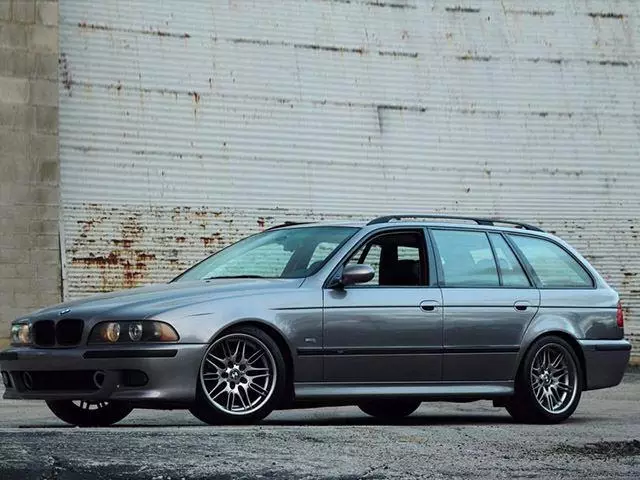 BMW waligeed ma samayn E39 M5 Wagon, sidaas darteed qof kale ayaa sameeyay 1485_1