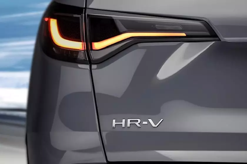 Honda Teases HR-V Chun Tosaigh ar Nochtadh Le Teacht