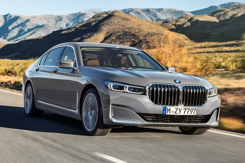 2020 BMW 7 Series ရှေ့မြင်ကွင်း မောင်းနှင်မှု