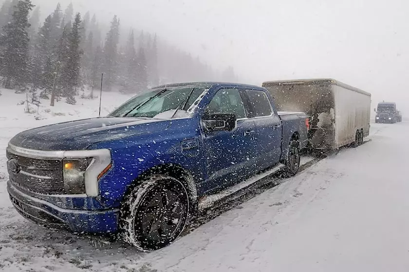 Ford F-150 Lightning gør det nemt at bugsere tunge læs i ekstremt vejr 15150_1