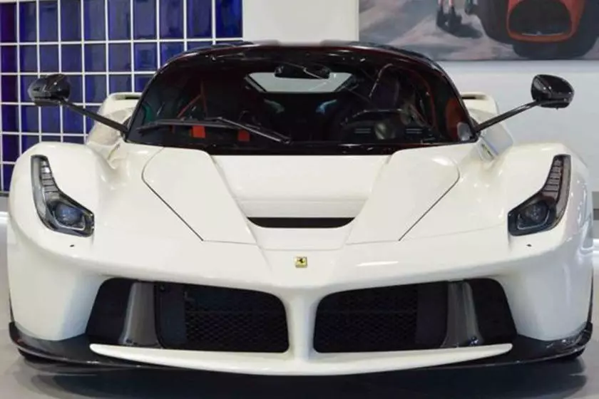 Vai šie divi Ferrari LaFerrari ir 22 miljonu dolāru vērti?