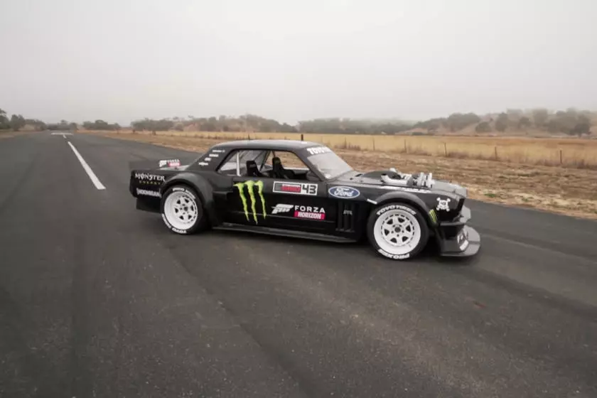 የፌራሪ F8 ትሪቡቶ ዴትሮን ኬን 1400-HP Hoonicornን ማገድ ይችላል? 15306_7