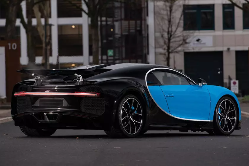 Chiron, Veyron, Atau EB110: Pilih Bugatti Anda Di Paris 15461_2