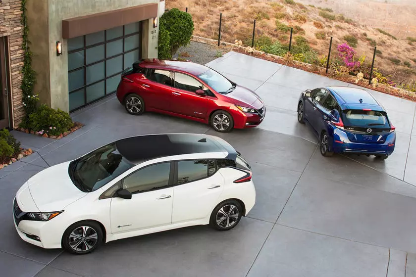 Выгляд спераду Nissan Leaf 2018-2021 гг