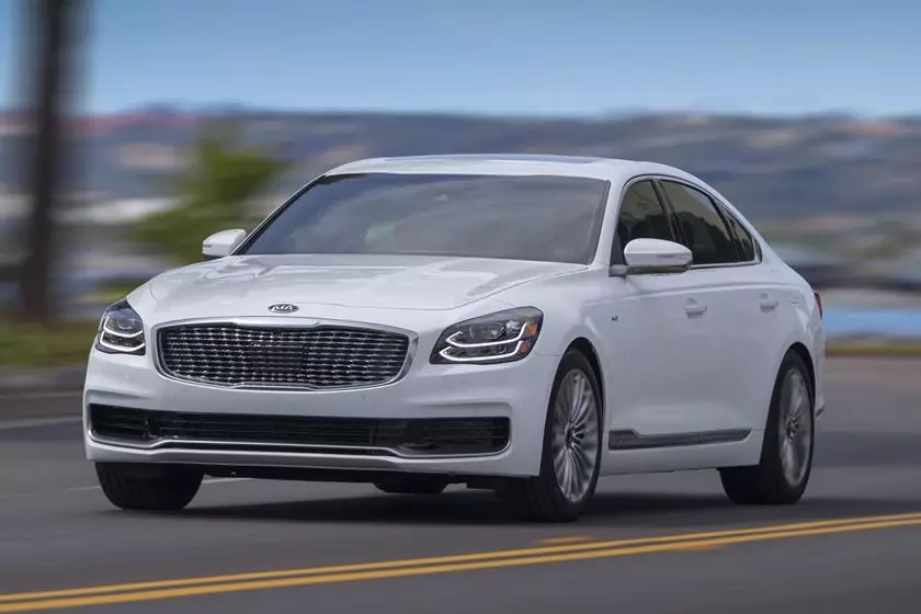 ¿No puede pagar el nuevo Kia K900? Aquí hay algunos sedanes de lujo más baratos 15673_1