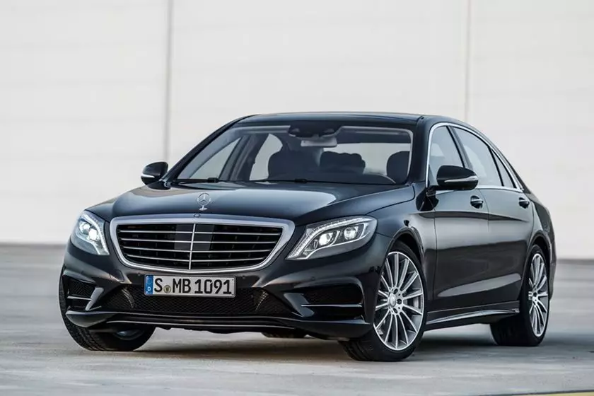 Ko le Gbadun Kia K900 Tuntun naa? Eyi ni Diẹ ninu Awọn Sedans Igbadun Di owo 15673_7