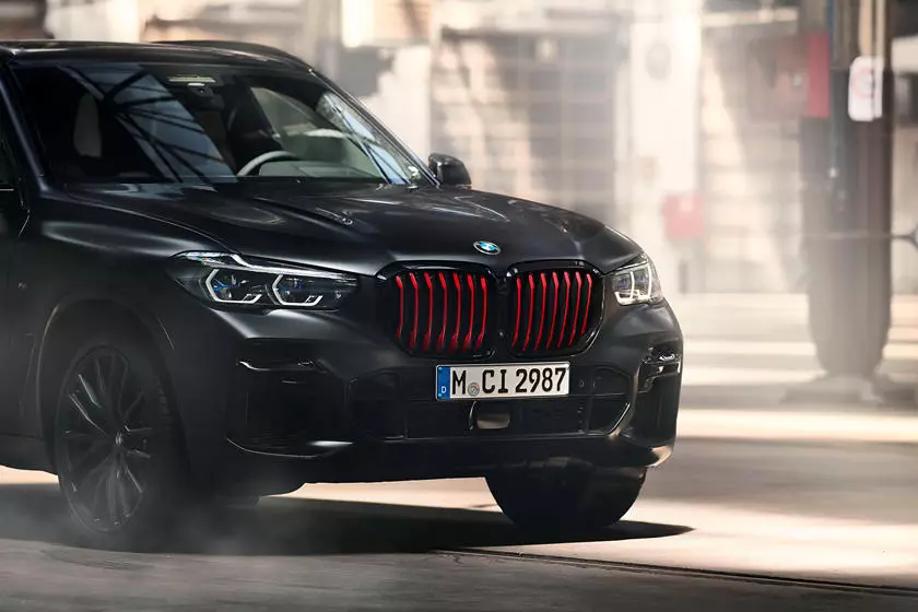 Is só Meiriceánach-Thógtha é Eagrán 2022 BMW X5 Black Vermillion 15925_11