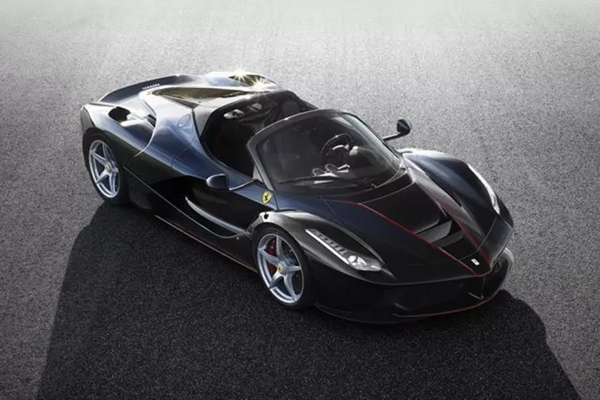 Ferrari to nogalina, pateicoties spēcīgajai V12 superauto tirdzniecībai