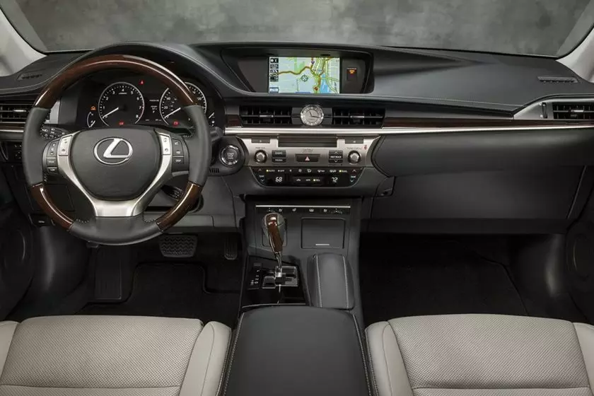 Lokhu Ukubheka Kwethu Kokuqala Kwe-Lexus ES 350 Entsha yangowezi-2019 16063_4