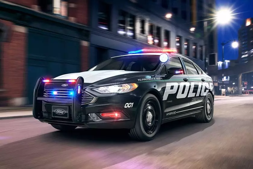 Ford geljekde köçelere gözegçilik etmek üçin sürüjisiz polisiýa awtoulaglaryny isleýär 16155_4