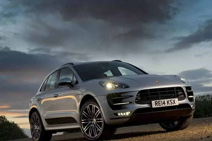 Porsche නිකුත් කරන ලද විශාලතම Macan නැවත කැඳවීම තියුණු ඉන්ධන ගන්ධය ඉවත් කිරීම සඳහා