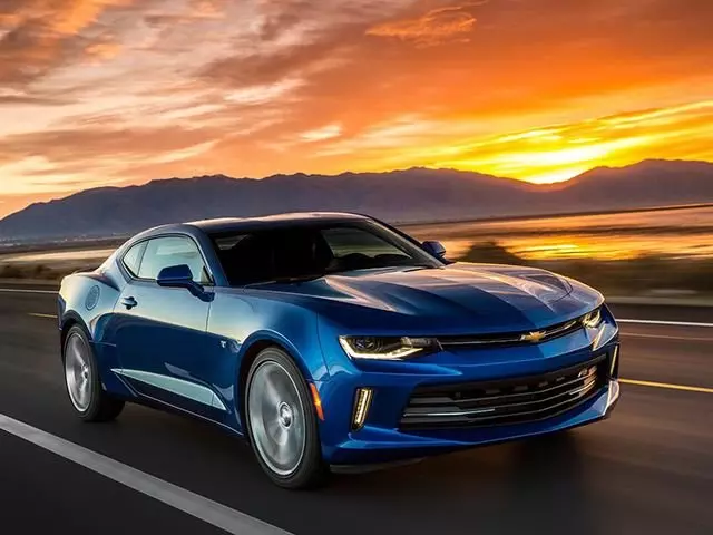 Chevrolet Camaro ниҳоят ҷаҳонӣ мешавад 16230_1