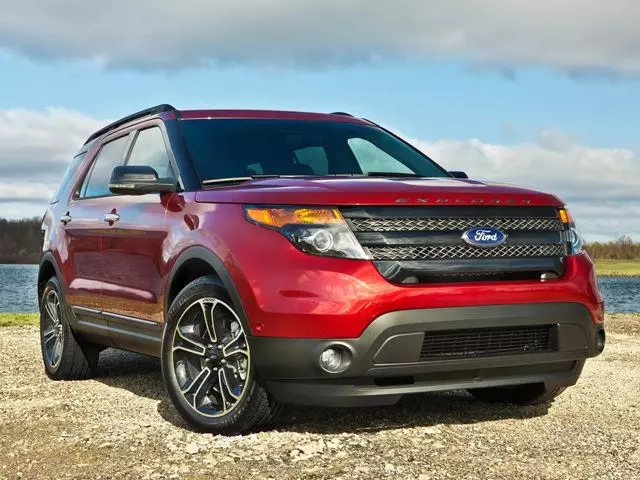 Ang Ford Mag-ayo sa 1.4 Milyon nga Explorer Para sa Posibleng Carbon Monoxide Leaks 16306_3