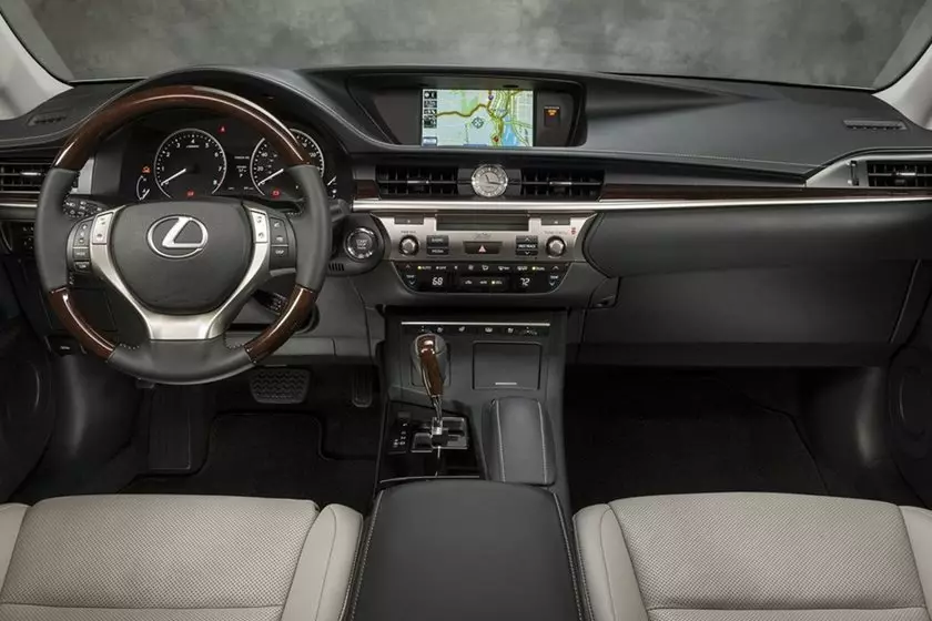 Еве го вашиот прв официјален поглед на целосно новиот Lexus ES за 2019 година 16382_5