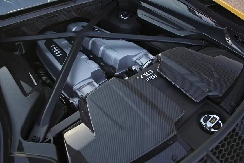 2020-as Audi R8 Coupe motor