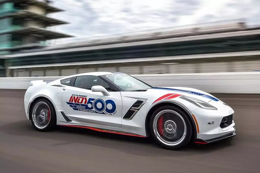 Ось чудовий Corvette Grand Sport, який буде розвивати цього року Indy 500