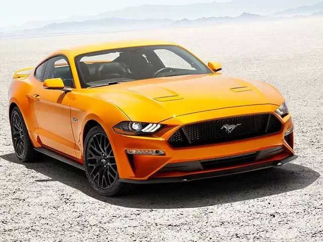 Detalii despre broșura reprezentanților scurgeri 2018 Mustang Caracteristici speciale 1642_2