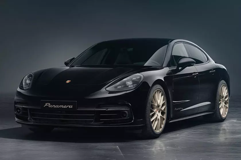 Xüsusi Buraxılış Panamera Porsche Muzeyində Yavaş-yavaş Dağılır 16592_3