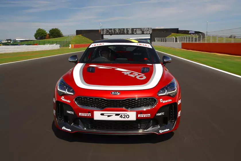 Kia Stinger GT420 हा एक आश्चर्यकारक वन-ऑफ ट्रॅक स्पेशल आहे 16597_4