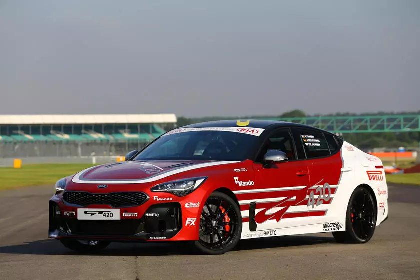 Kia Stinger GT420 se yon espesyal espesyal pou yon sèl chemen 16597_7