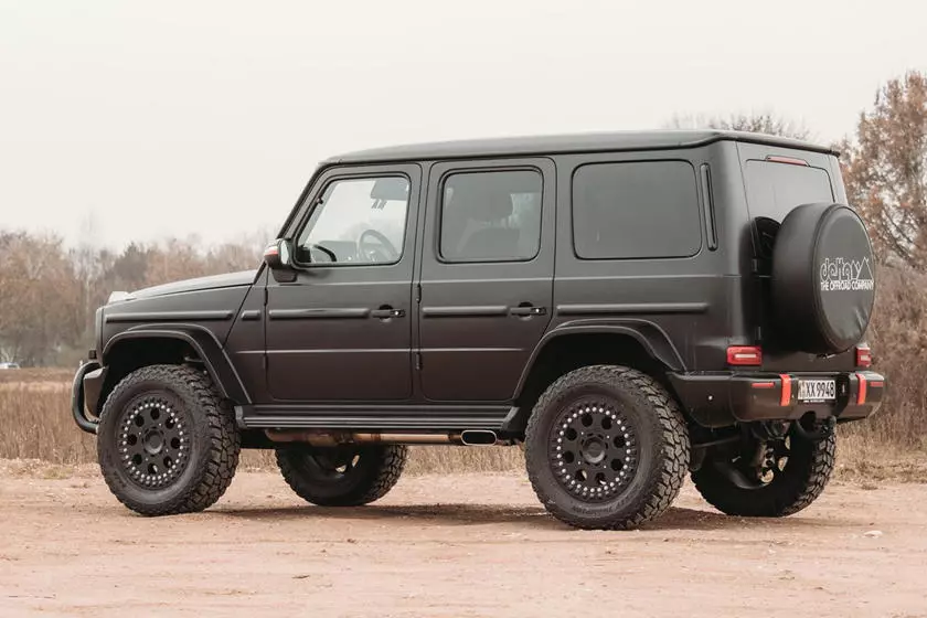 Mercedes G-Class Wuxuu Helay Casriyeyn Wacan oo Kabaxsan Waddada 16625_2