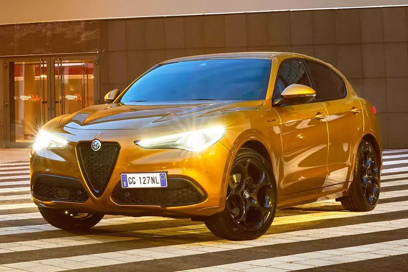 Alfa Romeo Inanyonya Urithi Na Toleo Jipya Maalum la Stelvio 16666_4