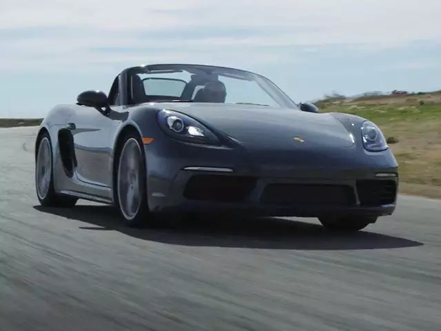 Porsche Cayman GT4 z roku 2016 nemá oproti Flat-Four 718 Boxster S žádnou výhodu 1671_1