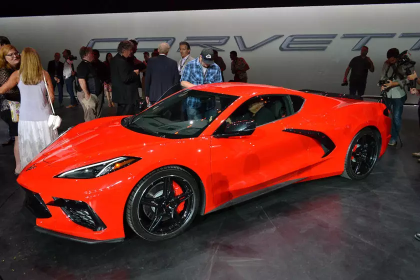 يېڭى 2020 Corvette Stingray تەپسىلاتلىرى پات ئارىدا كېلىدۇ 16723_7