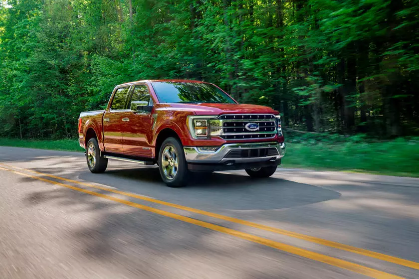 2021-2022 Ford F-150 فرنٹ ویو ڈرائیونگ