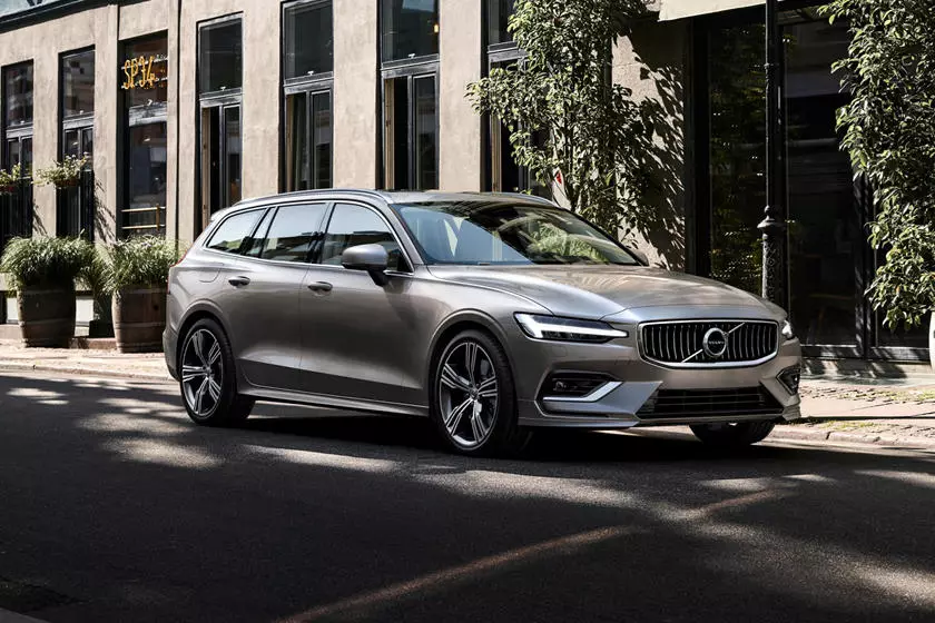 2019-2021 ভলভো V60 সামনের দৃশ্য