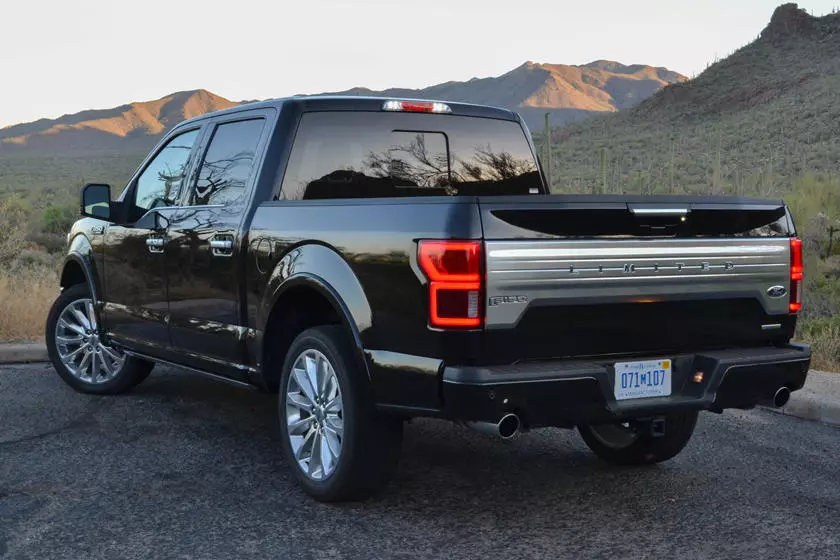 2019-2020 Ford F-150 Limited Vista de Ângulo Traseiro