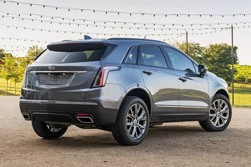 2020 Cadillac XT5 پهرين نظر جو جائزو: اپڊيٽ ڪرڻ هڪ بهترين وڪرو ڪندڙ 17057_2