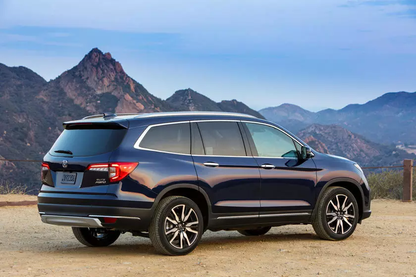 2020 Honda Pilot သည် ပြင်းထန်သော Black Edition ဖြင့်ရောက်ရှိလာသည်။ 17126_4