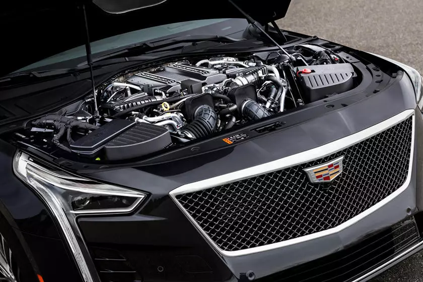 2019-2020 Cadillac CT6-V variklio skyrius