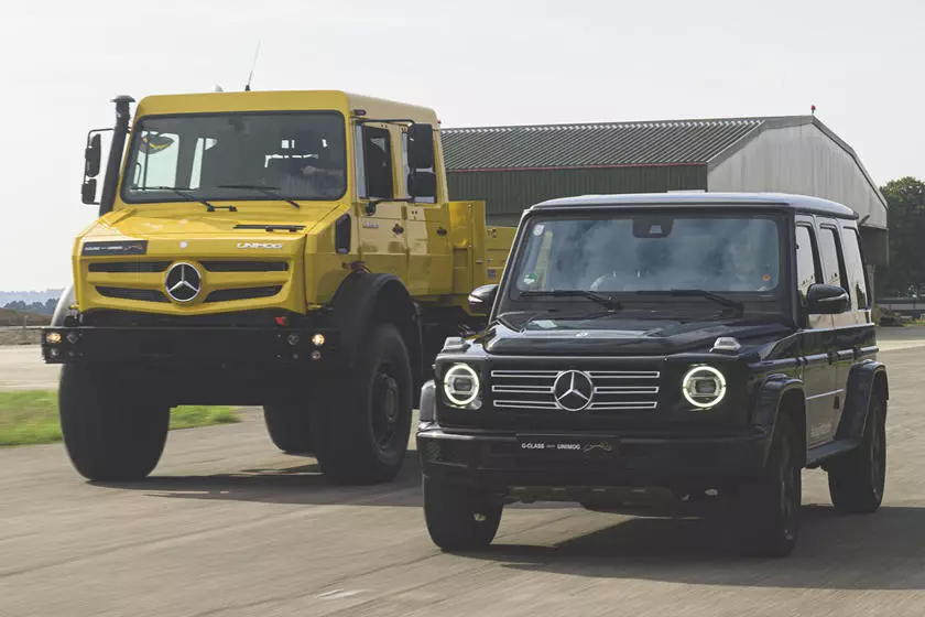 Žiūrėkite, kaip „Mercedes G-Class“ susitinka su savo blogiausiu priešu 17314_2