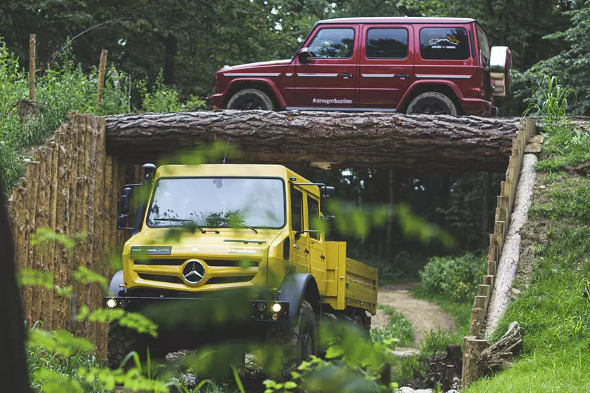 Temaşe bikin Mercedes G-Class Bi Dijminê Xwe yê Xirabtir Bicive 17314_3