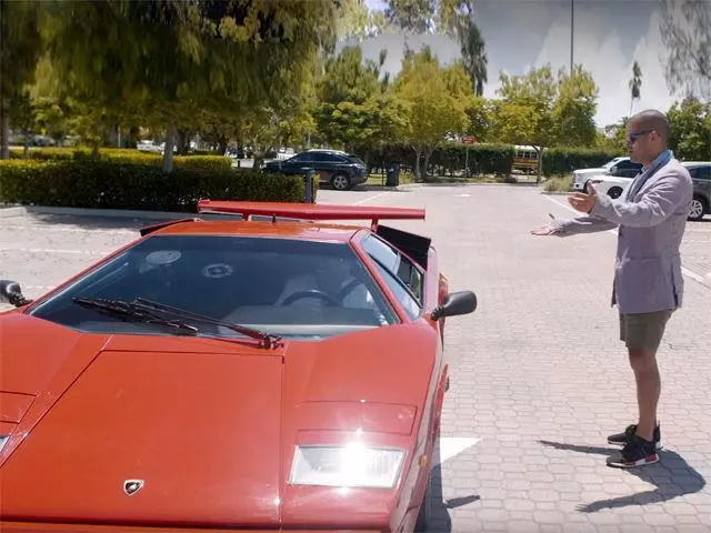 Kyk Chris Harris Show How To Reverse Park A Lamborghini Countach 17370_1