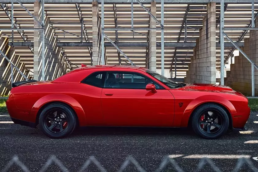 Jak se tento démon Dodge Challenger SRT rozbil? 17442_4