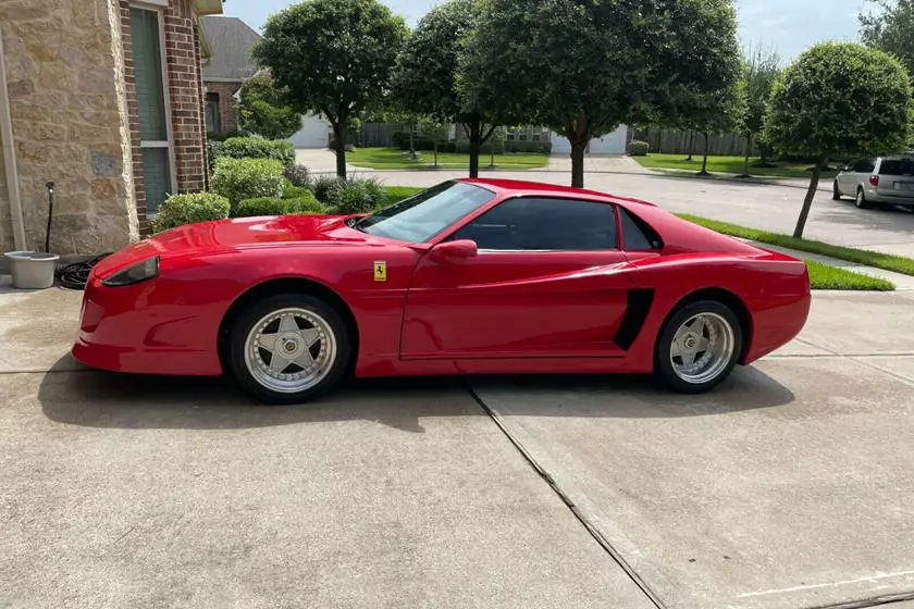 Tämä Ferrari-kopio piilottaa amerikkalaisen salaisuuden 17496_2