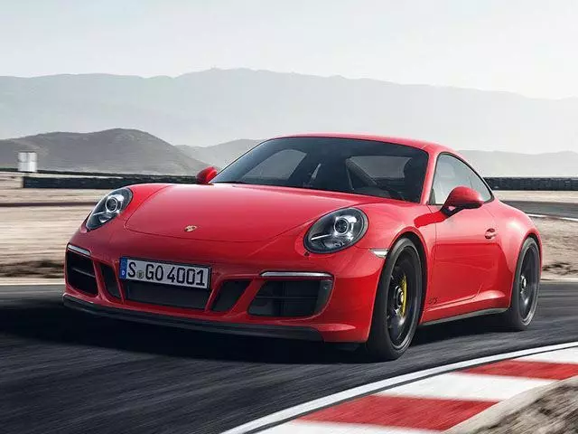 Porsche utilizza la milionesima pietra miliare della 911 per annunciare i dettagli sulla variante ibrida 1752_1