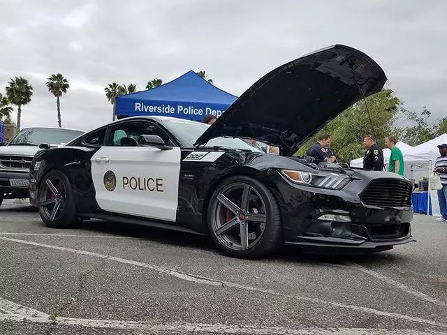 Aquest Saleen Mustang de 730 CV és un dels cotxes de policia més ràpids mai 1769_1