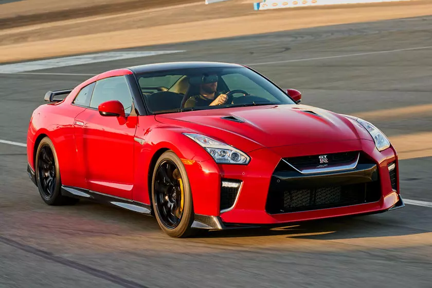 2020-2021 Nissan GT-R Vooraanzicht: