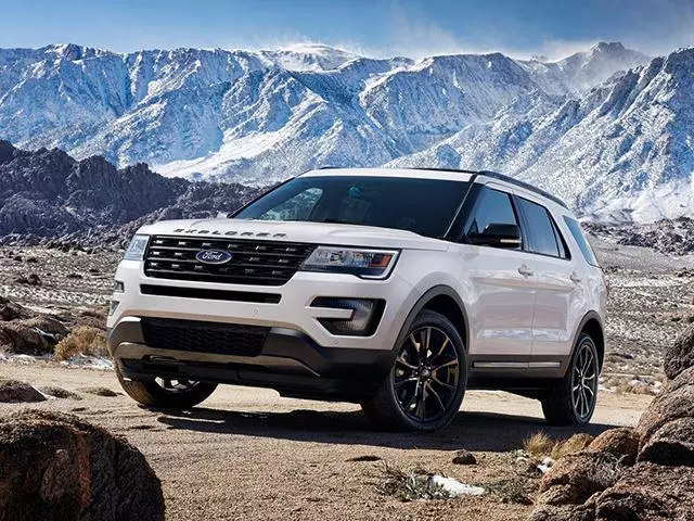 Биз Ford Explorerдин гибриддик версиясын 2018-жылы көрүшүбүз мүмкүн 1782_1