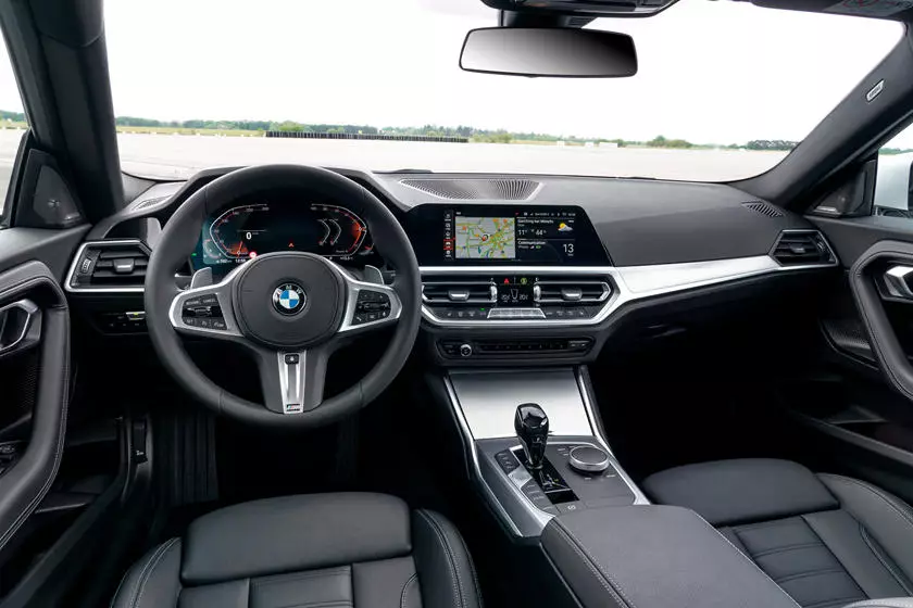 2022 BMW 2 сериялы купе жаңа сыртқы түрімен және дәстүрлі RWD динамикасымен келеді 17864_17