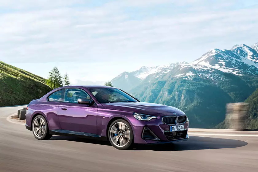 2022 BMW 2 сериялы купе жаңа сыртқы түрімен және дәстүрлі RWD динамикасымен келеді 17864_27