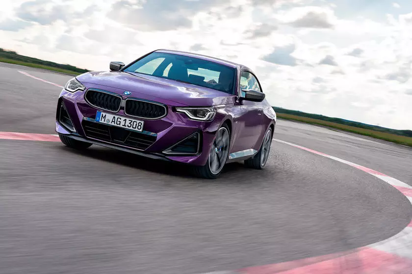 2022 BMW 2 сериялы купе жаңа сыртқы түрімен және дәстүрлі RWD динамикасымен келеді 17864_4