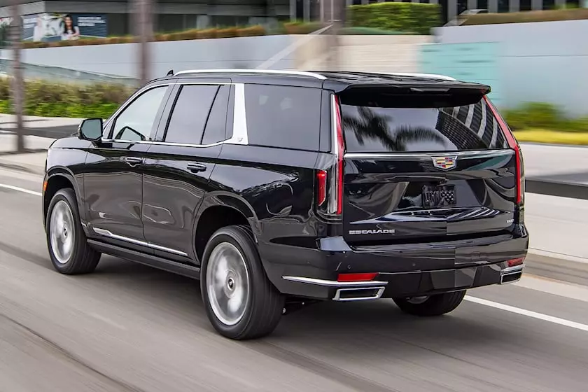 2021-2022 Cadillac Escalade Malantaŭa Perspektiva Veturado